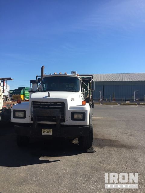 2002 Mack RD688S Roll Off Truck in Camden, New Jersey, United States ...
