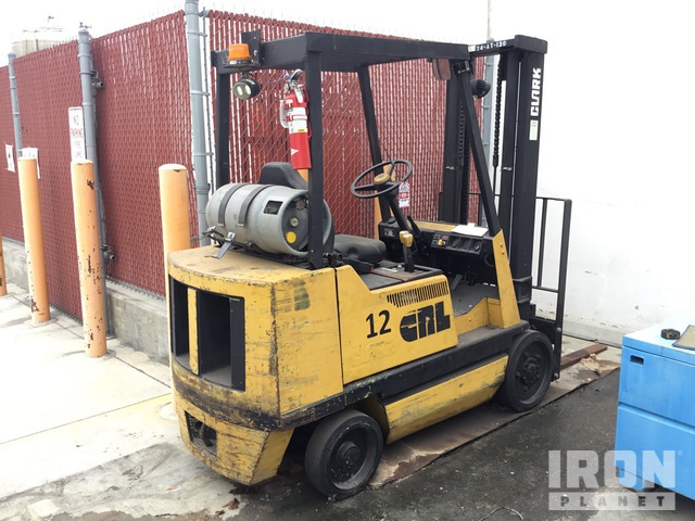 1990 Clark GCX25 5000 lb Cushion Tire Forklift in Los Angeles ...