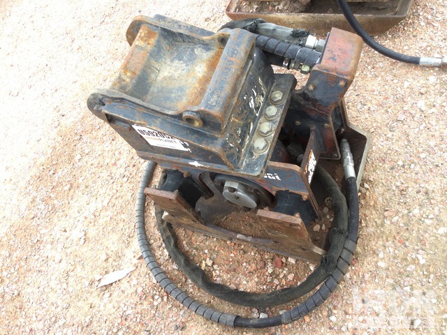 2014 Bobcat PCF34 18 in Plate Compactor Attachment - Fits Mini ...