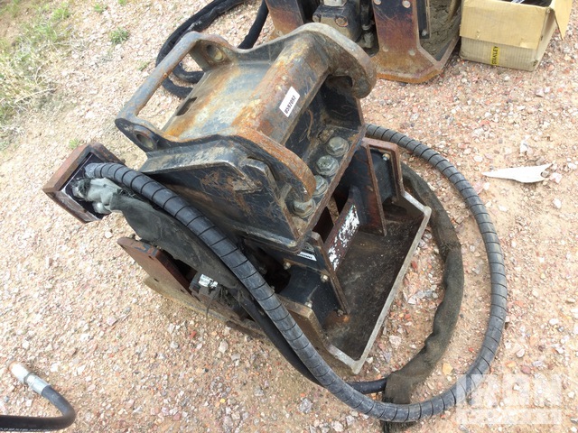 2014 Bobcat PCF34 18 in Plate Compactor Attachment - Fits Mini ...