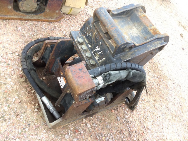 2014 Bobcat PCF34 18 in Plate Compactor Attachment - Fits Mini ...