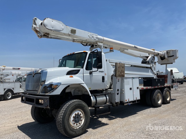 2013 Altec AM900-E100 100 ft on 2014 International 7400 6x6 Bucket Truck | Ritchie Bros. Auctioneers