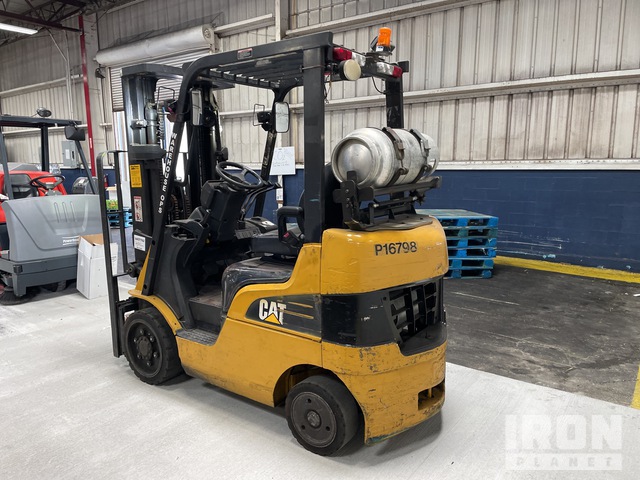 2005 Cat C4000 3750 lb Cushion Tire Forklift in St. Petersburg, Florida ...