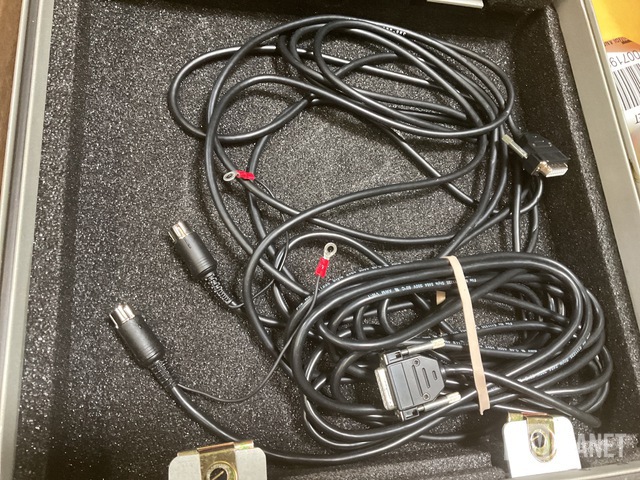 Surplus Air Force Metrology & Calibration Capacitron DM 22 Vacuum Gauge ...