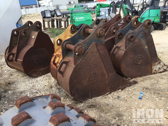 Central Fabricators 24 in Excavator Bucket - Fits Komatsu PC200 in ...