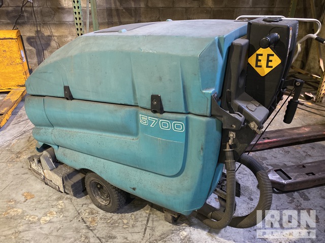 Tennent 5700 Walk-Behind Electric Floor Scrubber ( in Tampa, Florida ...