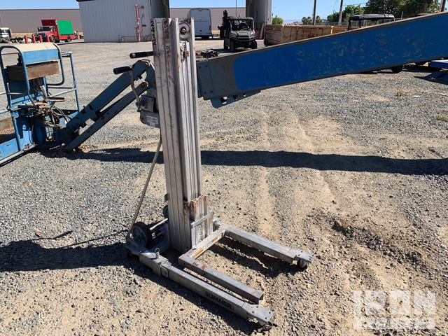 2016 Sumner 2412 Material Hoist in Perris, California, United States ...