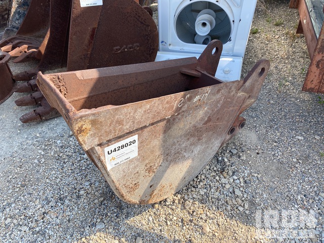 12 in Backhoe Loader Bucket in Pflugerville, Texas, United States ...
