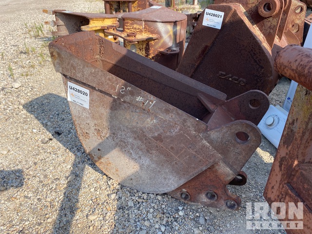 12 in Backhoe Loader Bucket in Pflugerville, Texas, United States ...