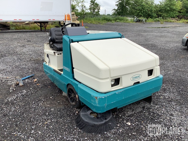 Surplus Tennant 6550 Ride-On Floor Sweeper in Southampton, New Jersey ...