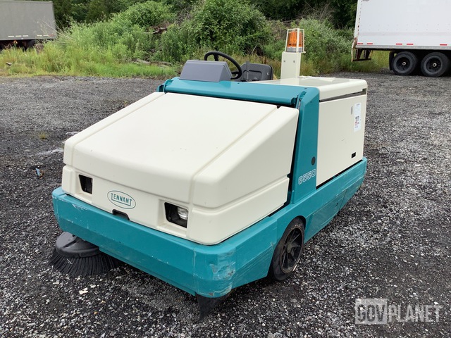 Surplus Tennant 6550 Ride-On Floor Sweeper in Southampton, New Jersey ...