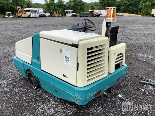 Surplus Tennant 6550 Ride-On Floor Sweeper in Southampton, New Jersey ...