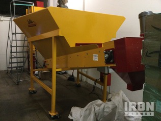 Ellis 4 Yard Hopper Bagger (Unused) in Lake Forest, California, United ...