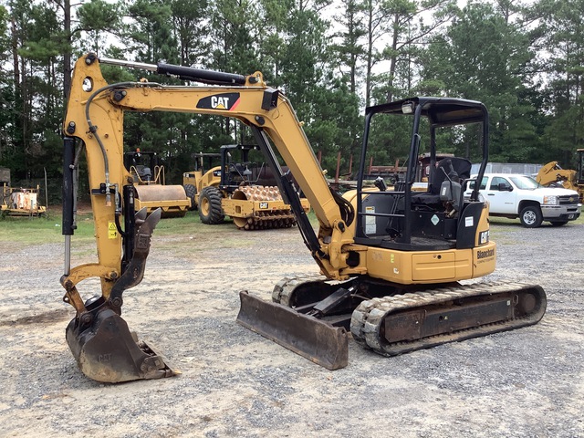 Trackhoes & Excavators For Sale | IronPlanet