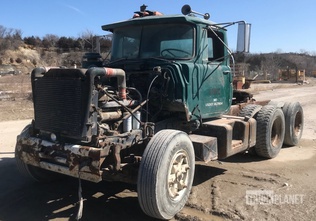 1985 Mack R688ST T/A Day Cab Truck Tractor in Shawnee, Kansas, United ...