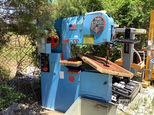 Surplus DoAll 3613-1 Metal Cutting Band Saw in Hooks, Texas, United ...