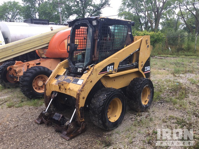 2005 Cat 236B Skid Steer Loader in Columbia, Missouri, United States ...