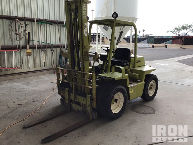 1976 Clark IT-40 4000 lb Gas Pneumatic Tire Forklift in Tucson, Arizona ...