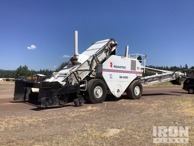 1998 Roadtec SB-2500 Swivel Asphalt Transfer Machine in Burney ...