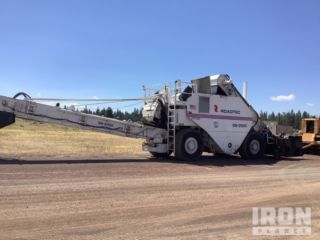 1998 Roadtec SB-2500 Swivel Asphalt Transfer Machine in Burney ...