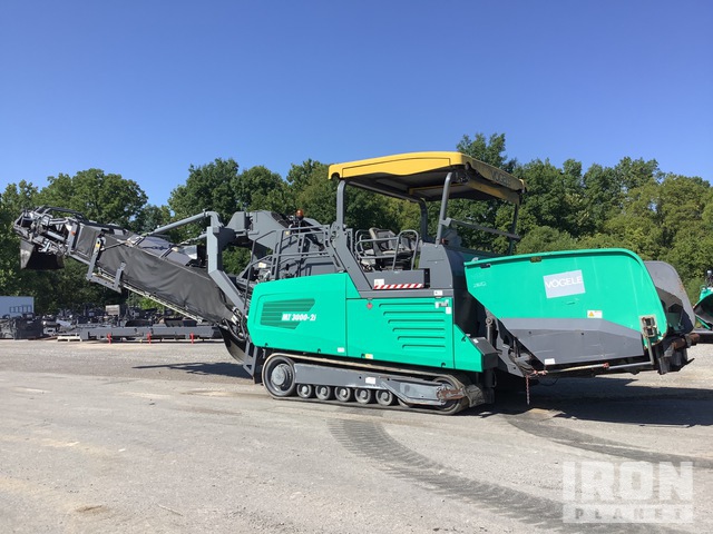 2013 Vogele 0761/MT3000-2i Tracked Asphalt Transfer Machine in Antioch ...
