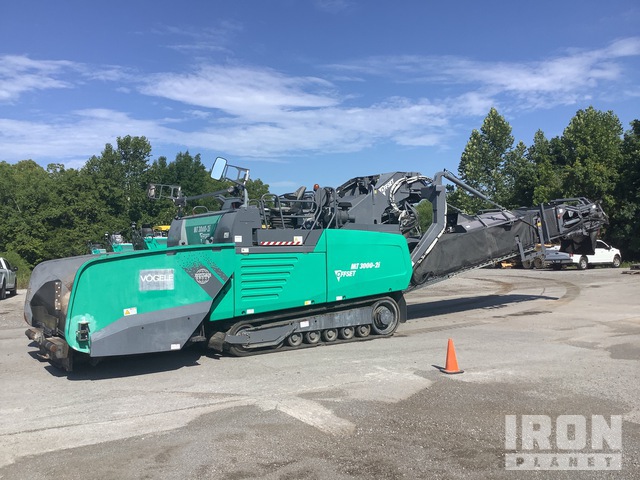 2013 Vögele MT 3000-2i Tracked Asphalt Transfer Machine in Antioch ...