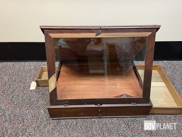 Table Top Wooden Traveling Display Case in Harrisburg, Pennsylvania ...