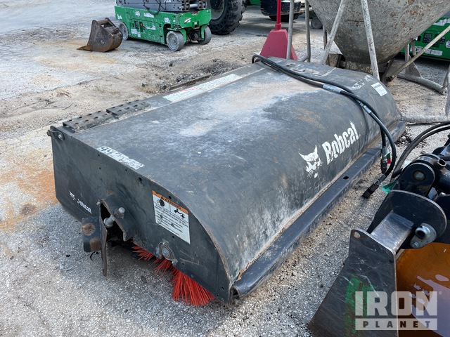 2017 Bobcat 72 in Skid Steer Sweeper in Austin, Texas, United States ...