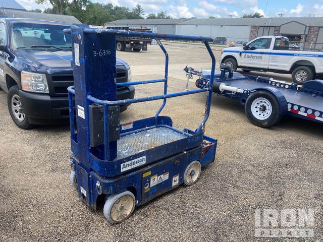 2007 UpRight TM12 Electric Vertical Mast Lift in Springfield, Illinois ...
