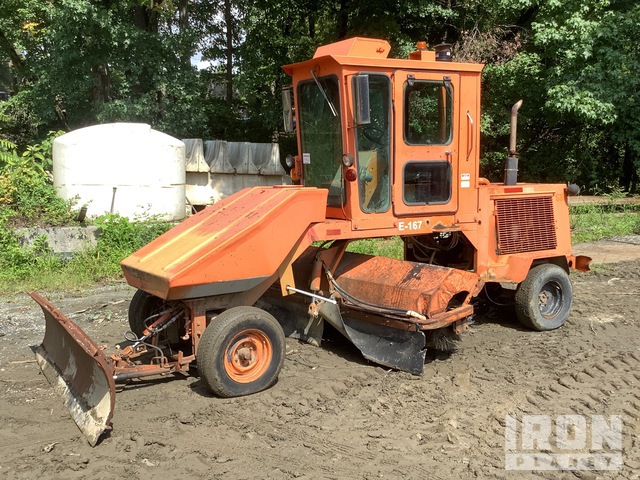 1995 Waldon Sweep Master 250 Self-Propelled Broom in Elkridge, Maryland ...