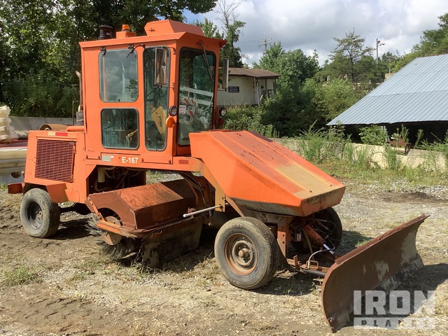 1995 Waldon Sweep Master 250 Self-Propelled Broom in Elkridge, Maryland ...