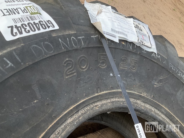 Surplus (1) Solideal Loadmaster 17.5-25L2 & (1) S.T.A. 20.5-25 Tires in ...