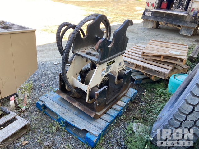 Stanley HS-11000 Plate Compactor Attachment - Fits Hitachi EX150 in ...