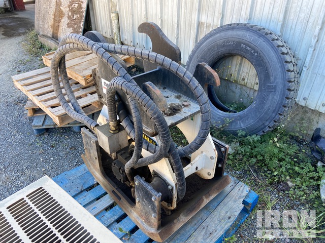 Stanley HS-11000 Plate Compactor Attachment - Fits Hitachi EX150 in ...