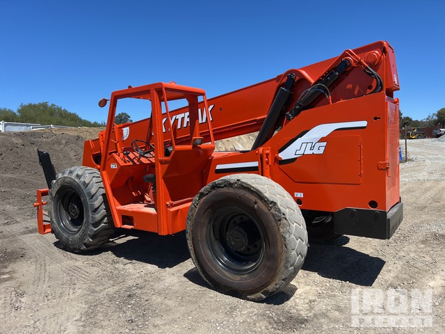 SkyTrak 10042 Telehandler in Watsonville, California, United States ...
