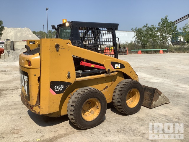 2011 Cat 236B Two-Speed Skid Steer Loader in Des Moines, Iowa, United ...