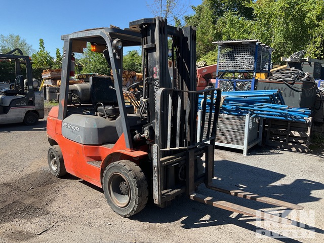 2004 Toyota 7FGU25 4500 lb LPG Pneumatic Tire Forklift in Bronx, New ...