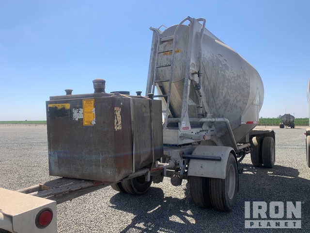 1997 J&L Tank 570 cft Pup Pneumatic Bulk Trailer in Tipton, California ...