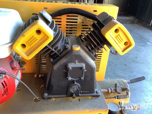Titan Industrial Air Compressor 8 Gallon 5.5 HP - M9574 in Boothwyn ...