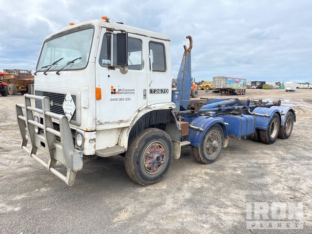 1992 International T2670 8x4 Twin-Steer Hook Truck in Geelong, Victoria ...