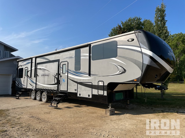 2015 Jayco Seismic 4212 45 ft Tri/A Travel Trailer in Lone Pine ...