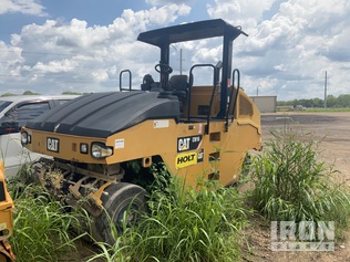 2016 Cat CW16 9 Wheel Pneumatic Roller in Waco, Texas, United States ...