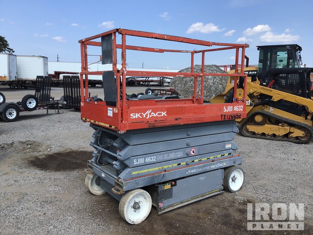 2013 Skyjack SJ4632 Scissor Lift in Humble, Texas, United States ...
