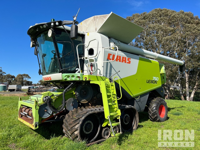 2011 Claas Lexion 750 TT Combine Harvester, Combine