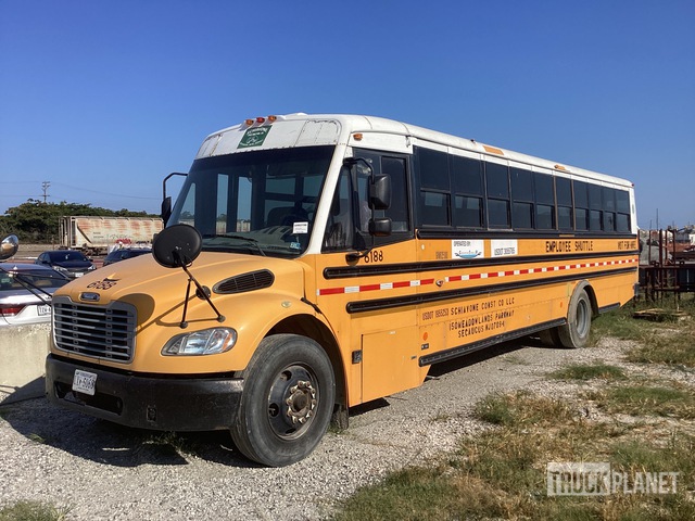 2006 Freightliner B2 4x2 Bus in Virginia Beach, Virginia, United States ...