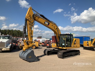 2018 Cat 320 Tracked Excavator in Humble, Texas, United States ...