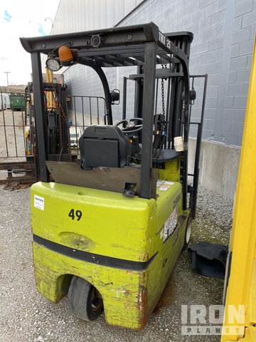 2014 Clark TMX25 Electric Forklift in Lake Orion, Michigan, United ...