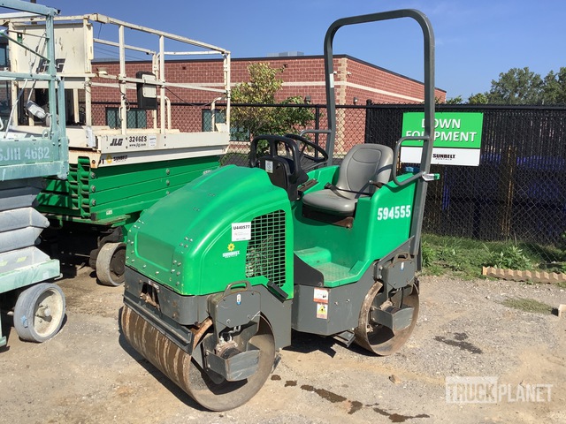 2014 Wacker Neuson RD12A Double Drum Roller in West Seneca, New York ...