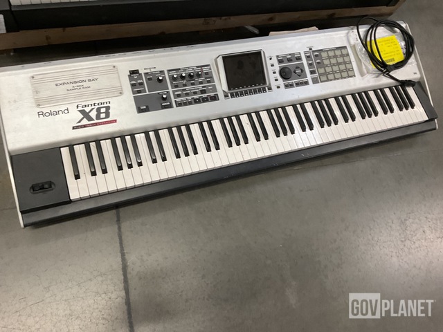 Roland Fantom X8