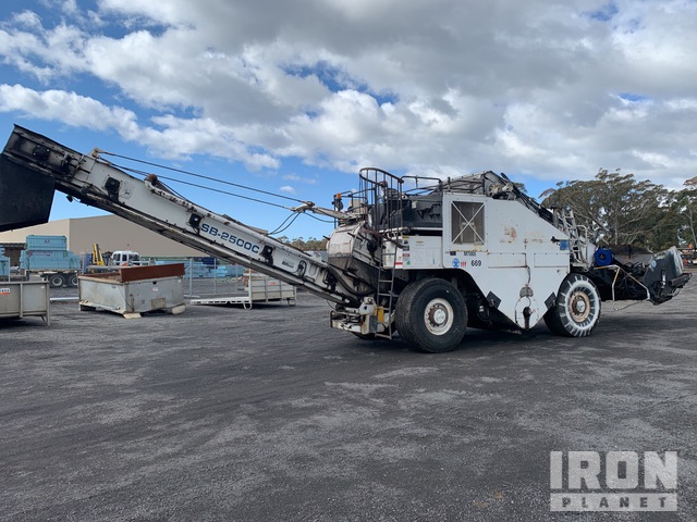 2005 Roadtec SB-2500C Asphalt Shuttle Buggy in Mittagong, New South ...